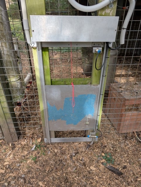 Ydtechnologious: SmartCoop: Controlling chickens with Java