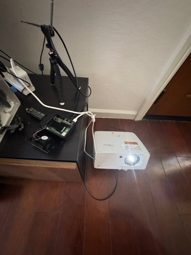 Track planes on your ceiling - Raspberry Pi